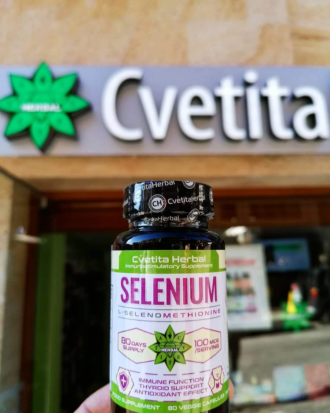 80 vegetarian capsules of selenium