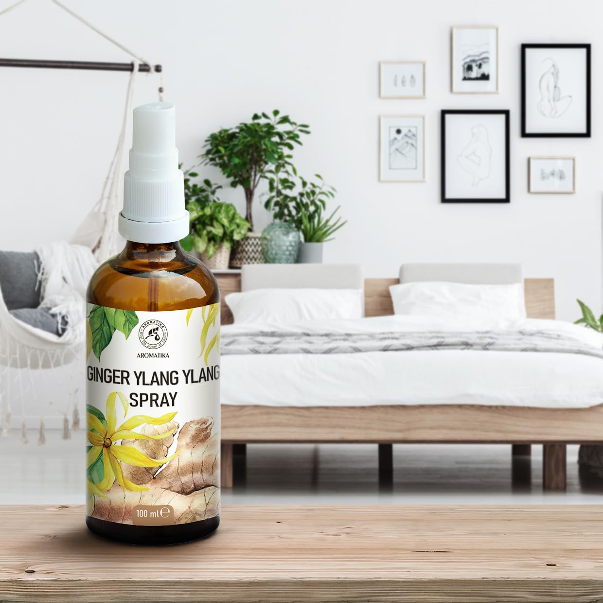 Aroma spray for fresh wardrobes