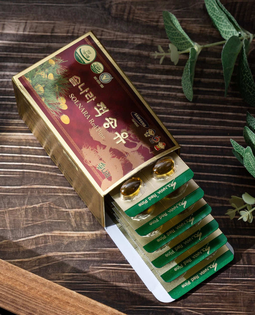 blended vitamin and mineral capsules
