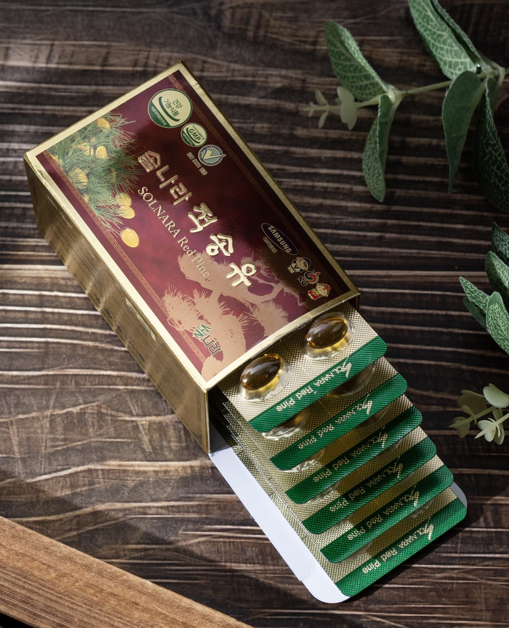 blended vitamin and mineral capsules