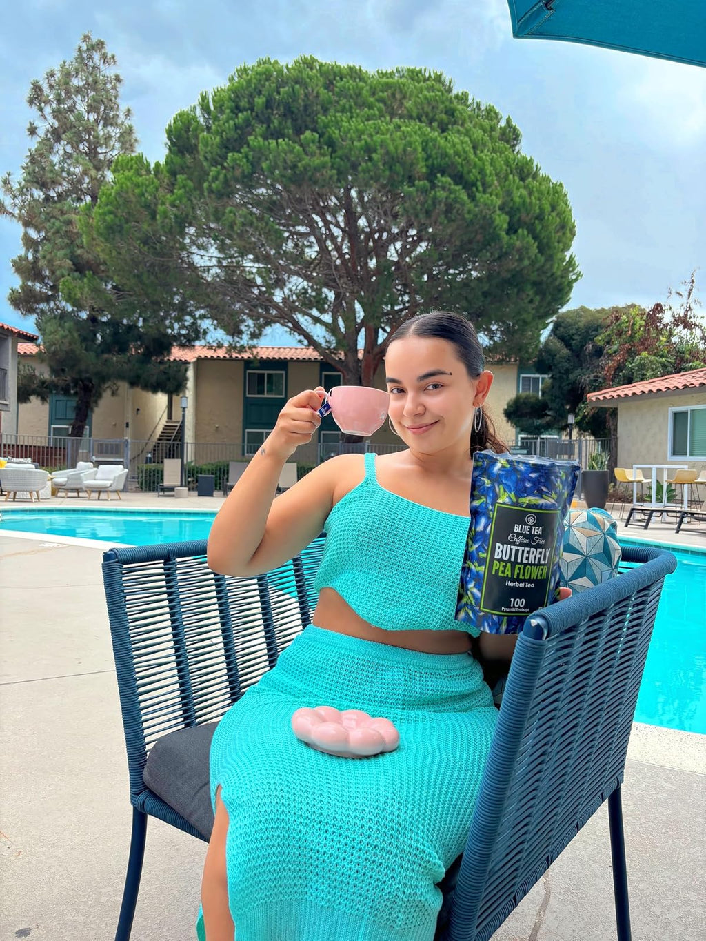 caffeine-free herbal detox tea option