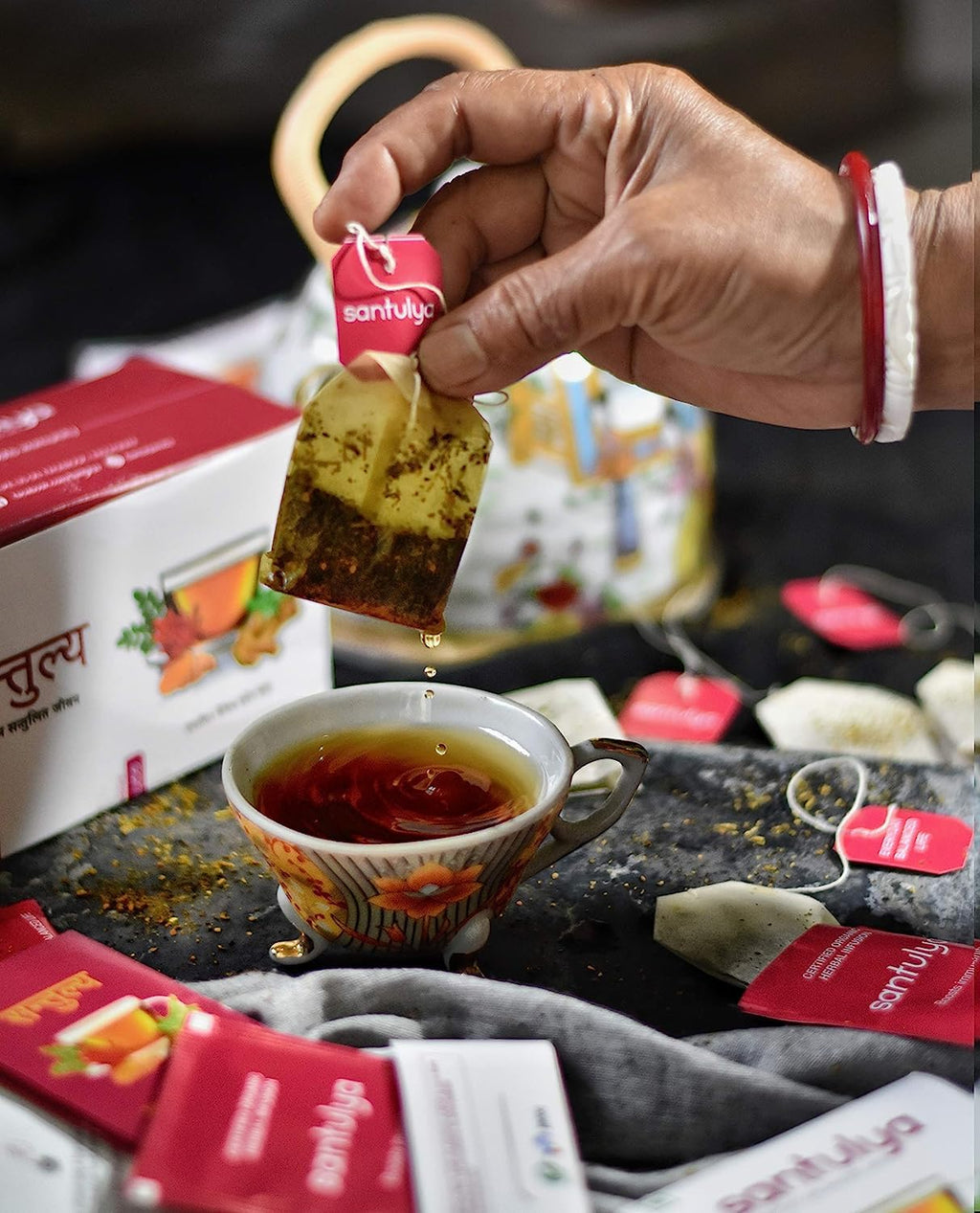 Caffeine-free herbal tea blend