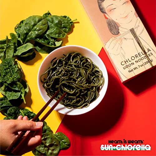 Chlorella and spirulina noodle blend