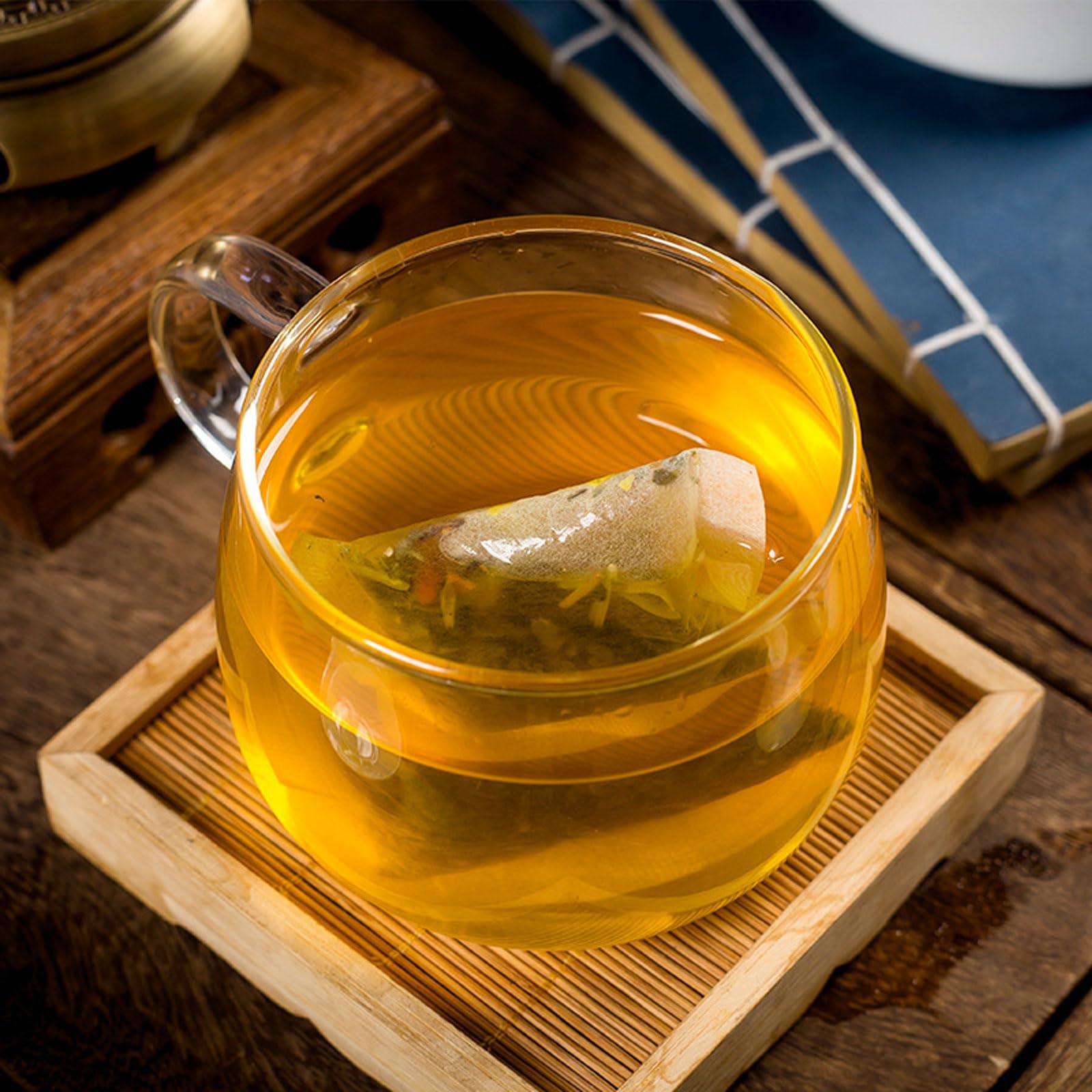 Chrysanthemum tea for soothing effects