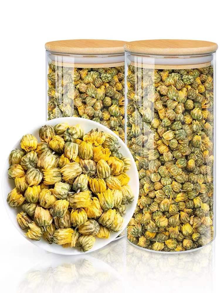 Chrysanthemum tea for soothing effects