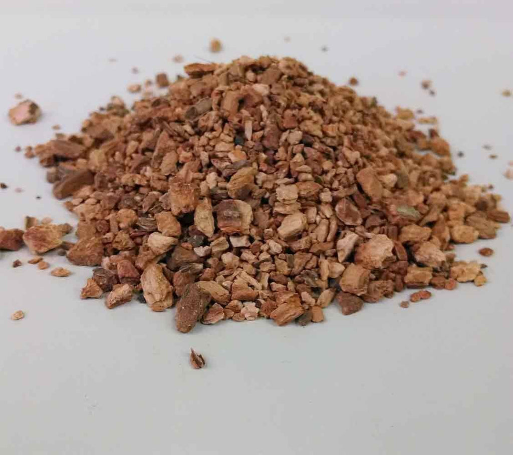Cinchona bark infusion for wellness