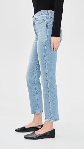 Classic Levi's jeans style