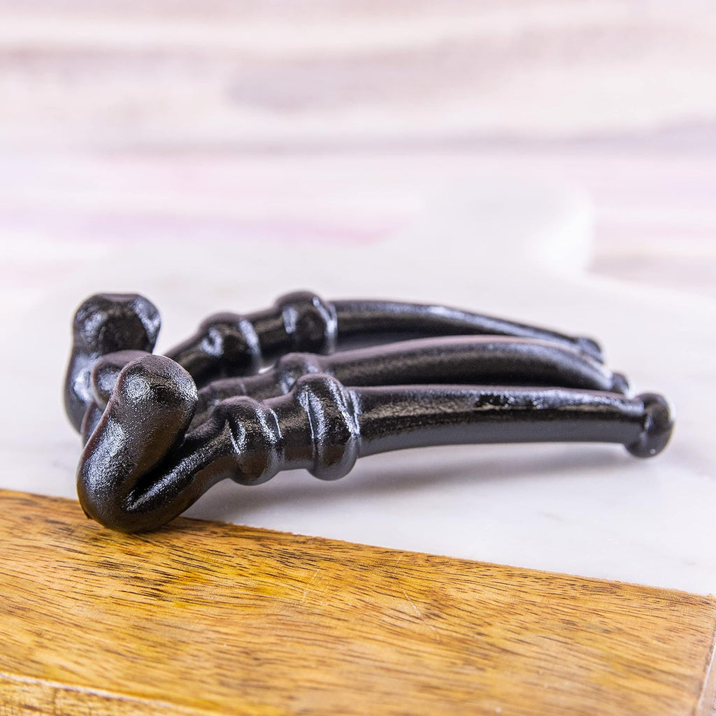 delicious black licorice pipes pack