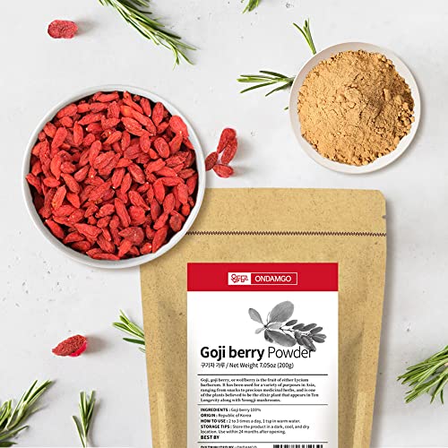 delicious smoothies with goji powder