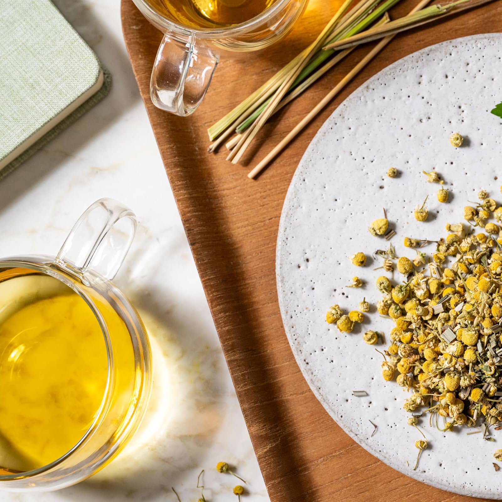 ginger and chamomile tea infusion