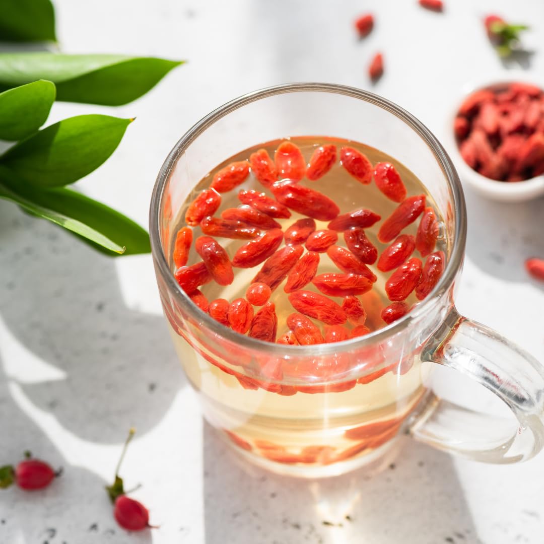 healthy smoothie ingredient goji