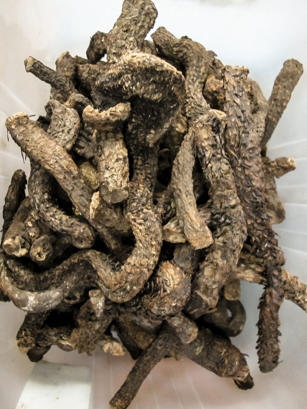 Herbal capsules for youthful energy