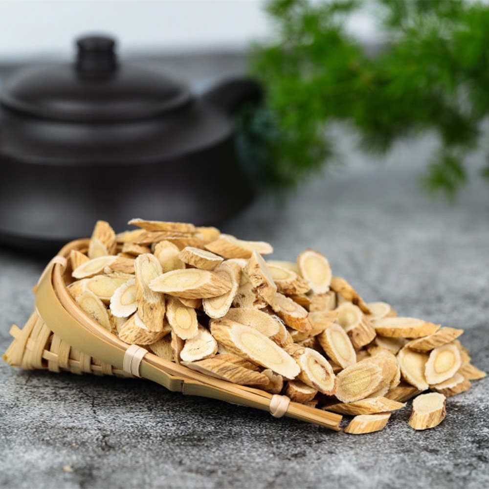 Huangqi tea for immune support
