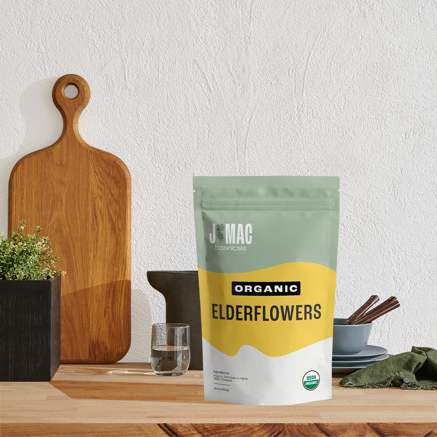 natural elderflower herbal tea infusion