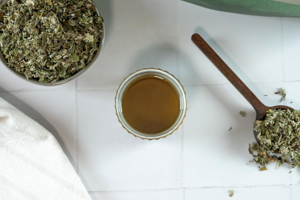 natural red raspberry leaf infusion