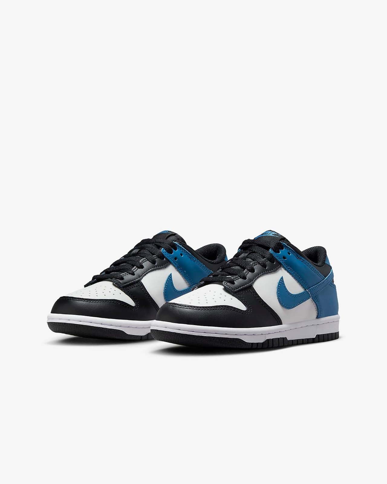 Nike Dunk Low sneakers with great support