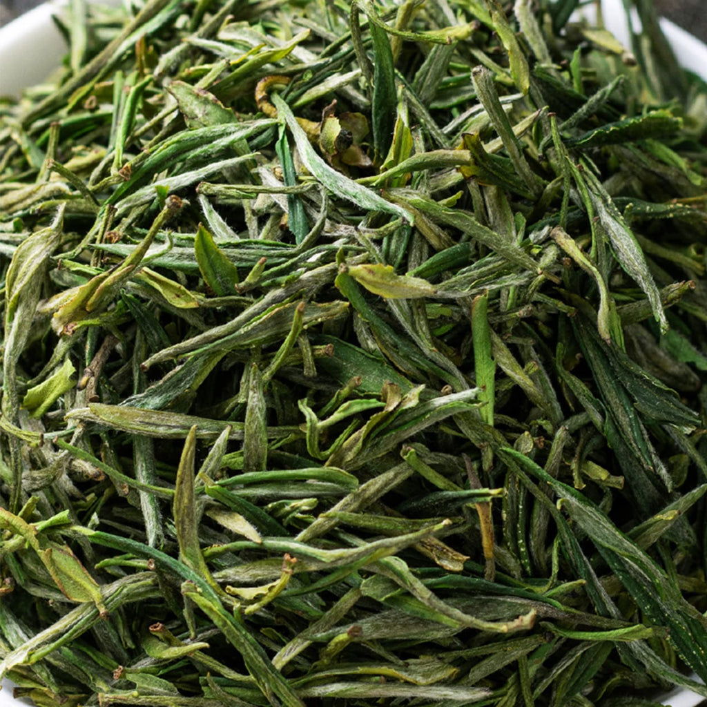 organic green tea leaves