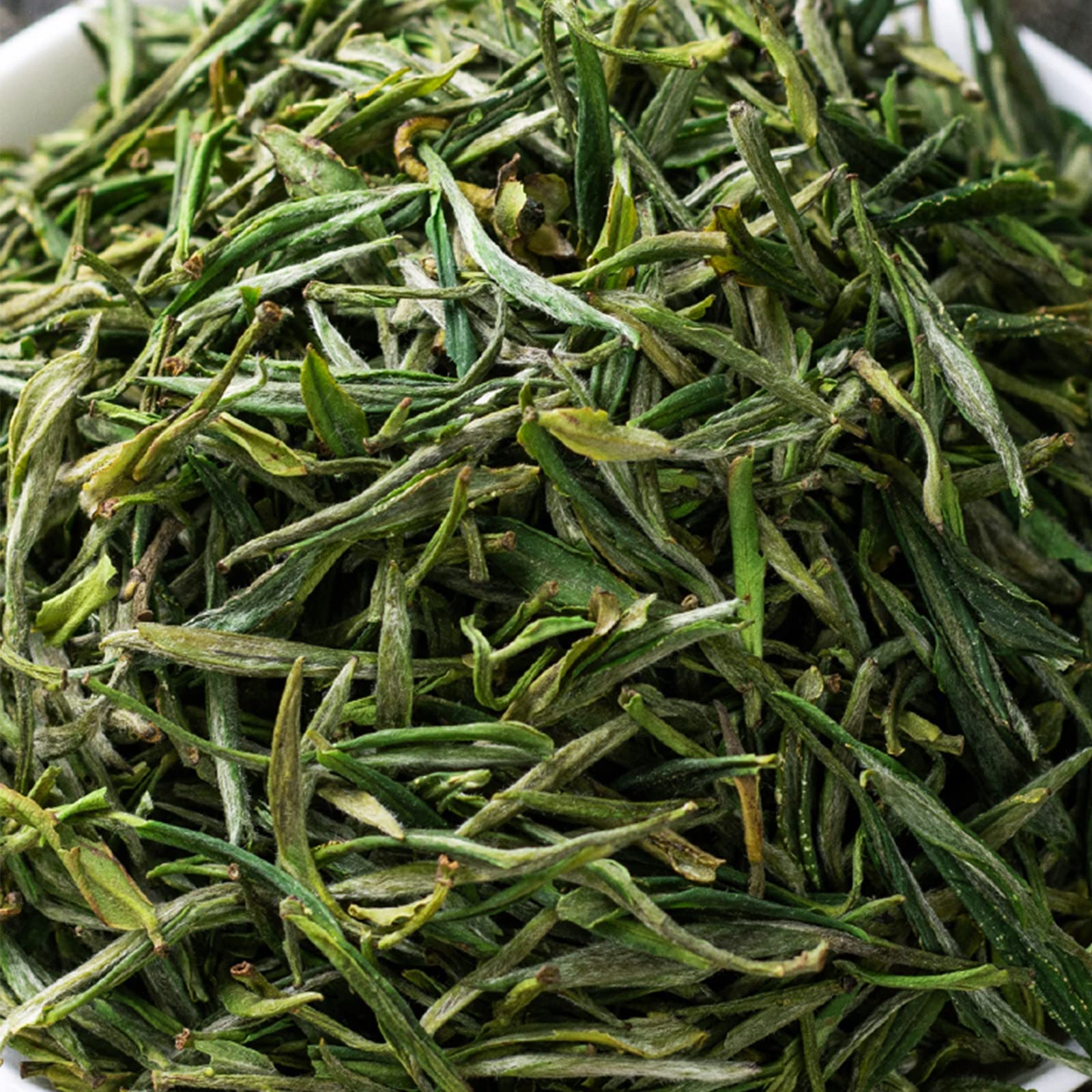 organic green tea leaves