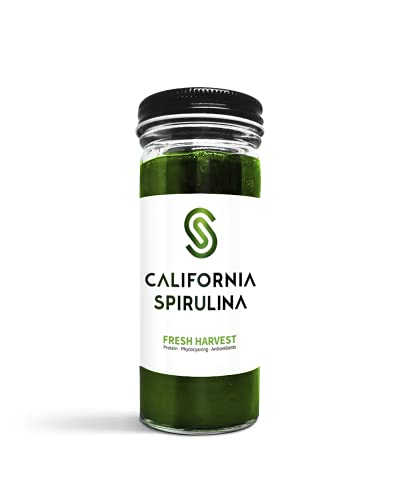 Organic spirulina powder for smoothies