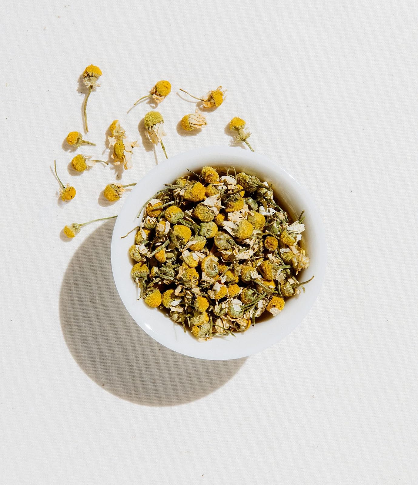 relaxing herbal chamomile tea blend