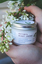 Retinol night crème for youthful skin