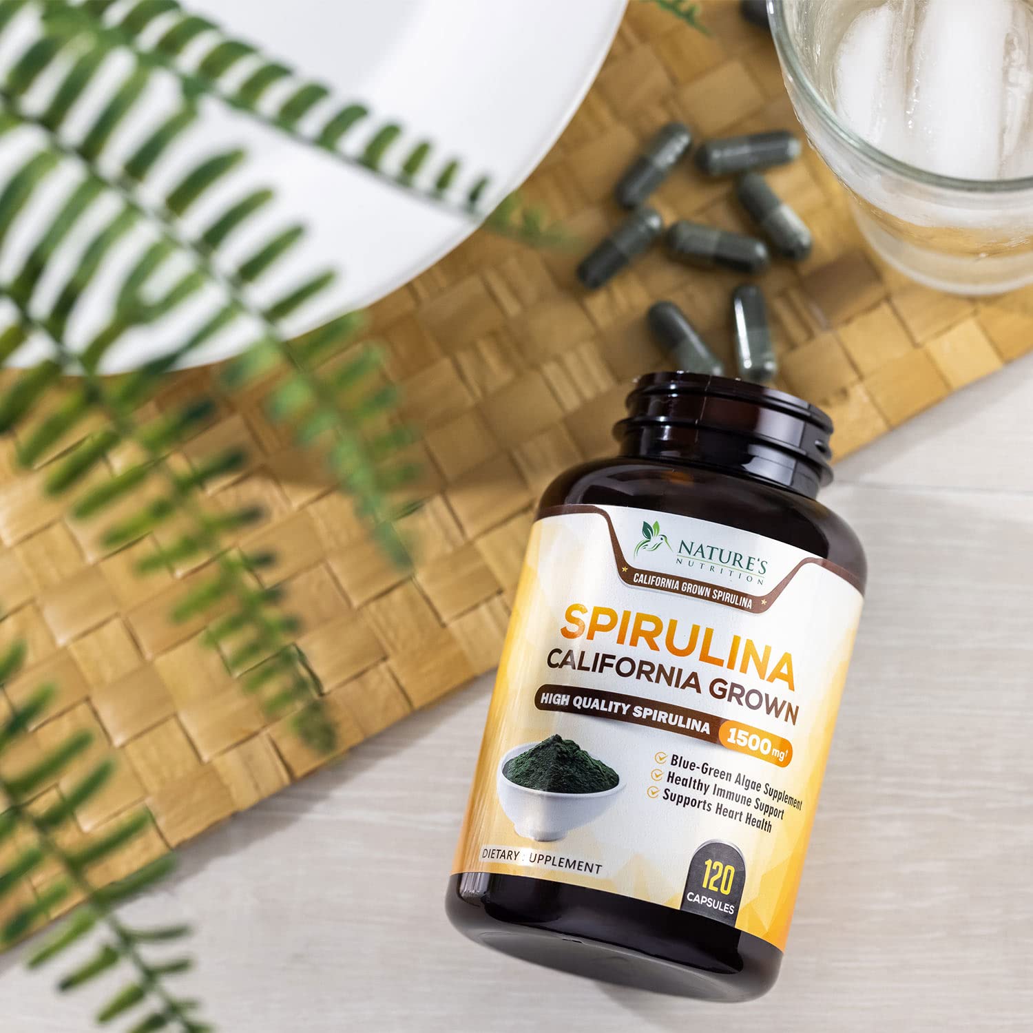 Spirulina capsules for digestive health