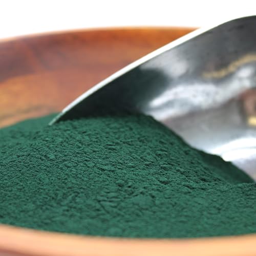 Spirulina powder for nutrient boost